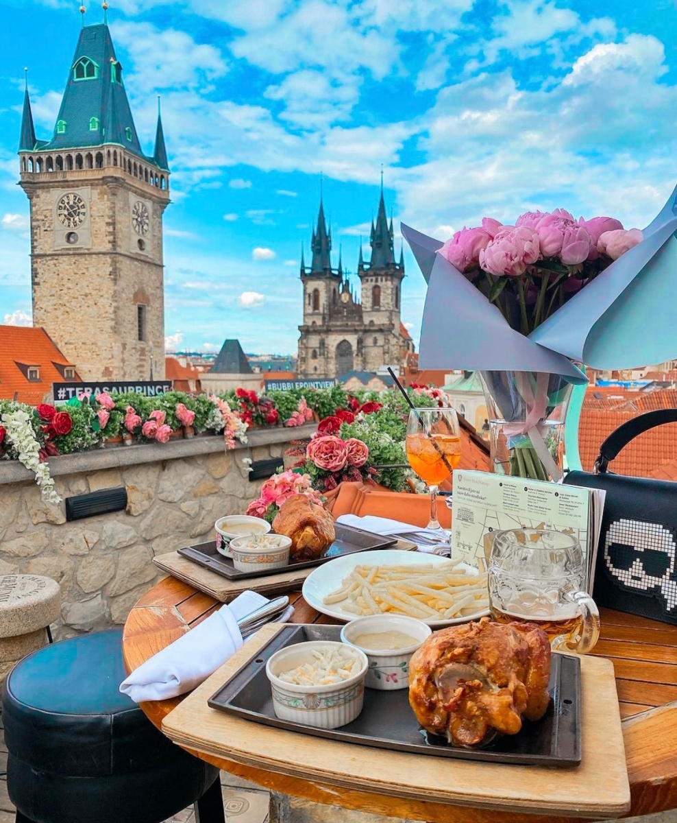 Cele mai bune 10 restaurante din Praga cu priveliște spectaculoasă 👀 ...